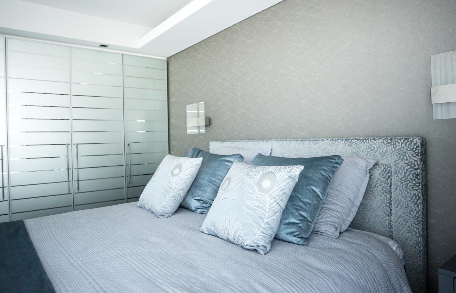 Manly Beachside Apartment - Let's See Design